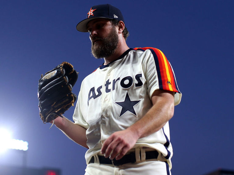 Miley joins Reds on 2-year, $15M deal | theScore.com