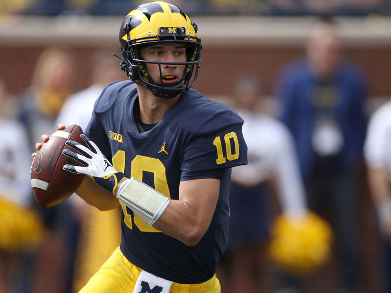 Michigan's McCaffrey exits vs. Wisconsin after taking huge hit to head ...