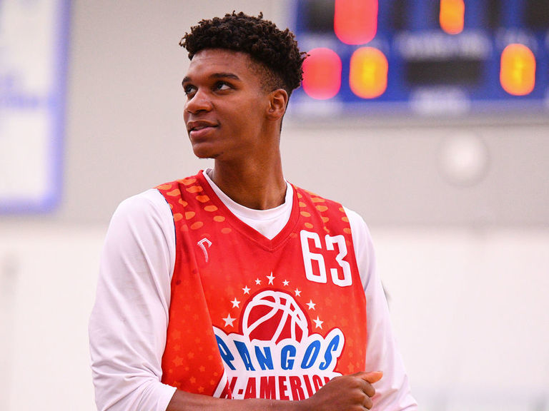 5-star forward Isaiah Todd commits to Michigan | theScore.com