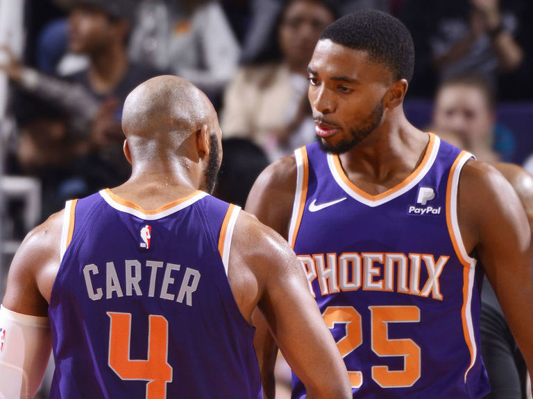 Shorthanded Suns hand Clippers 1st loss of the season | theScore.com
