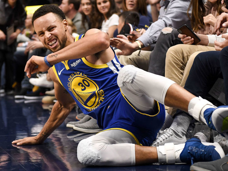 Curry expected to miss at least 3 months with broken hand | theScore.com
