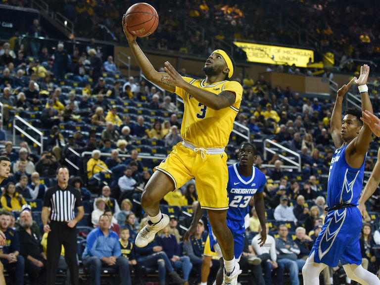 Strong 2nd half lifts Michigan past Creighton | theScore.com