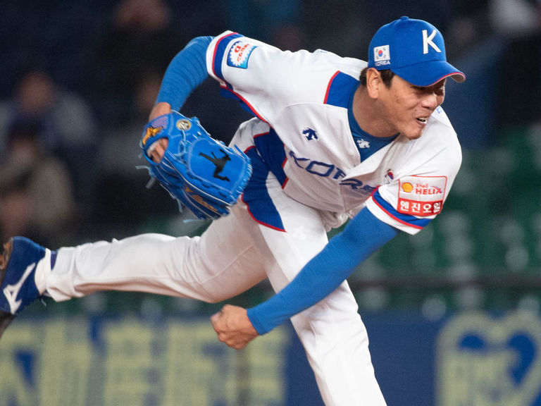 Report: Korean star pitcher Kim in contract talks with Cardinals ...