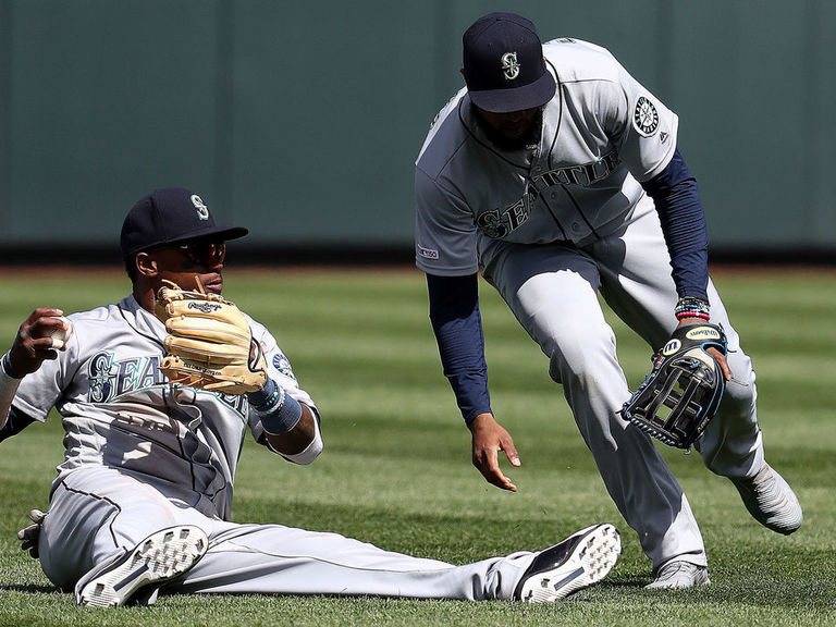 Mariners non-tender Domingo Santana, Tim Beckham | theScore.com