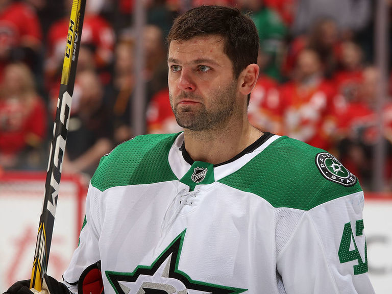 Stars' Radulov a healthy scratch vs. Jets | theScore.com