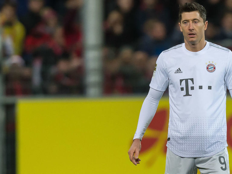 Bayern hot-shot Lewandowski set for groin surgery | theScore.com