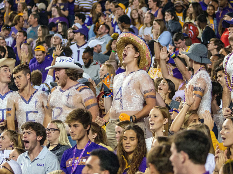 LSU fans drink hotel out of bottled beer ahead of Peach Bowl | theScore.com