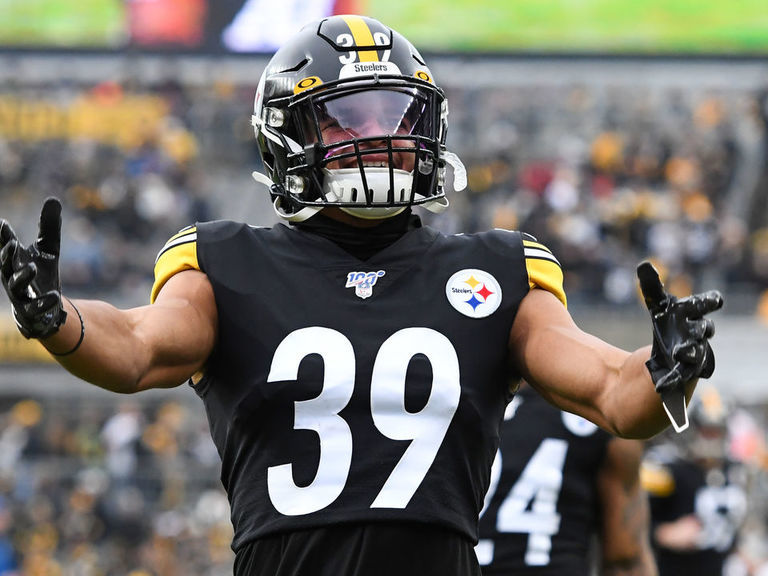 Steelers give Fitzpatrick record 4-year extension worth over $18M per ...