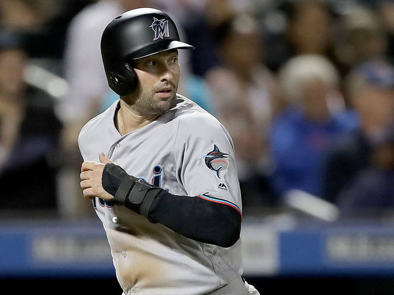 Phillies agree to minor-league pacts with Liriano, Neil Walker ...