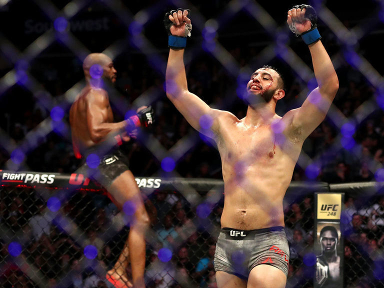 UFC fighters react to controversial Jones-Reyes fight | theScore.com