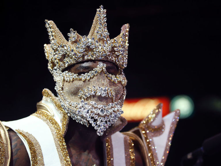 Wilder to wear 'significantly lighter' costume for Fury bout | theScore.com