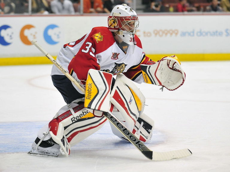 PHOTO: Dan Ellis' frisky new Panthers mask | theScore.com