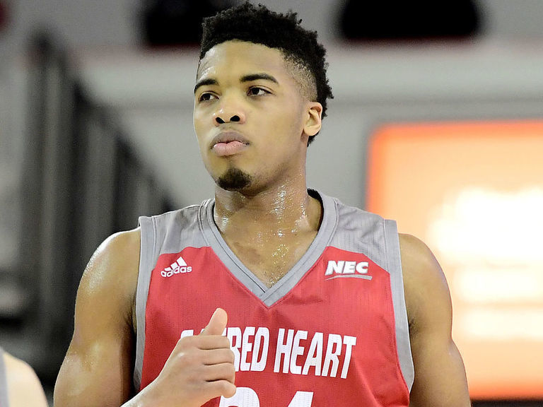 Tennessee lands grad transfer Anosike | theScore.com