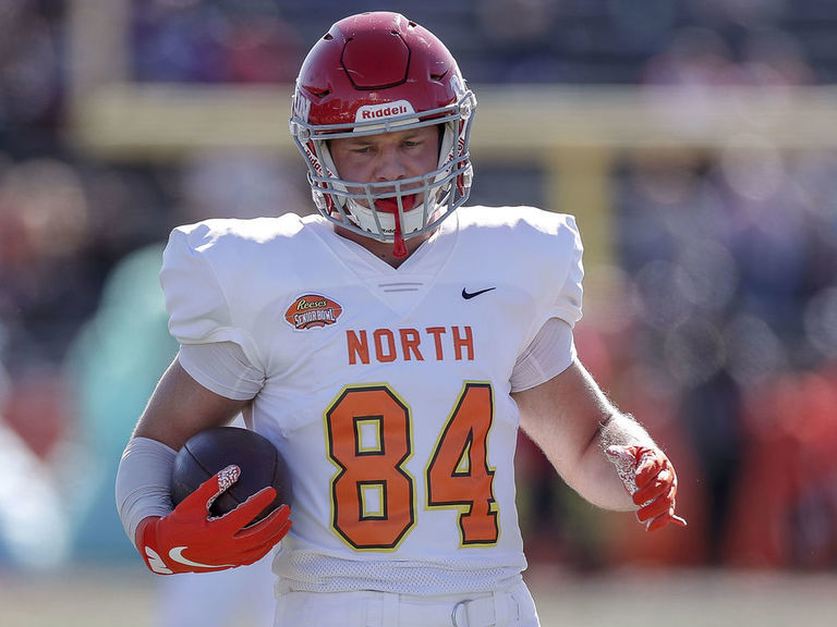 Saints trade up for TE Adam Trautman near end of 3rd round | theScore.com