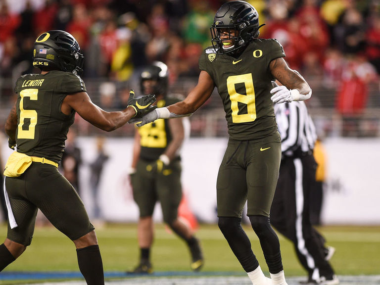Odds to make the 2020 CFB playoff: Buy Oregon, sell LSU | theScore.com
