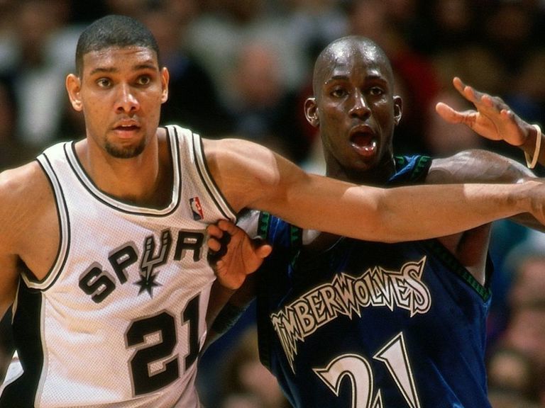 WATCH: Classic 🏀: Duncan faces Garnett for 1st time | theScore.com