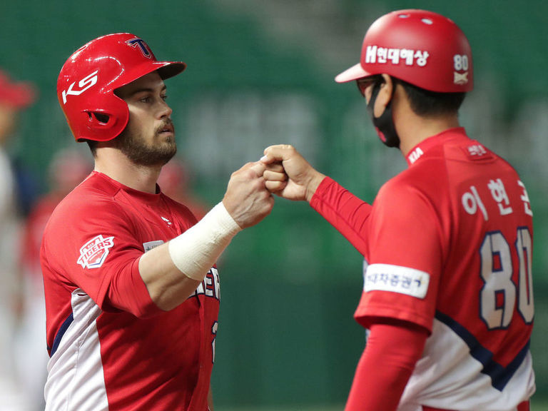 KBO Tuesday betting preview: A hitting showcase in Gwangju | theScore.com