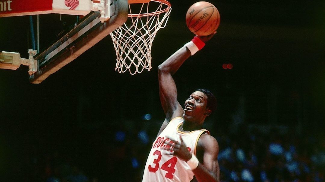 Top 25 rookie seasons in NBA history: No. 16 Hakeem Olajuwon | theScore.com