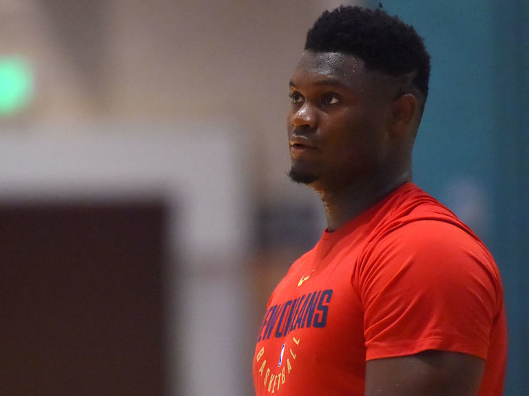 Zion returns to practice after clearing quarantine | theScore.com