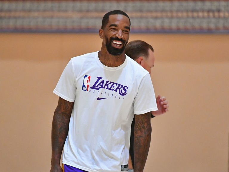 JR Smith celebrates 4.0 college GPA | theScore.com