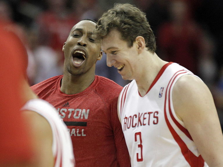 GIF: Omer Asik's free throw futility | theScore.com