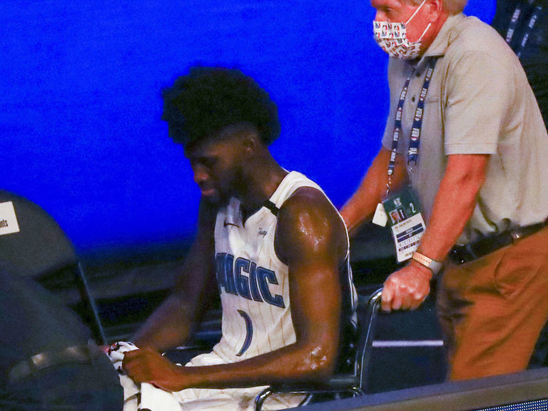 Magic's Isaac out indefinitely after suffering torn ACL | theScore.com