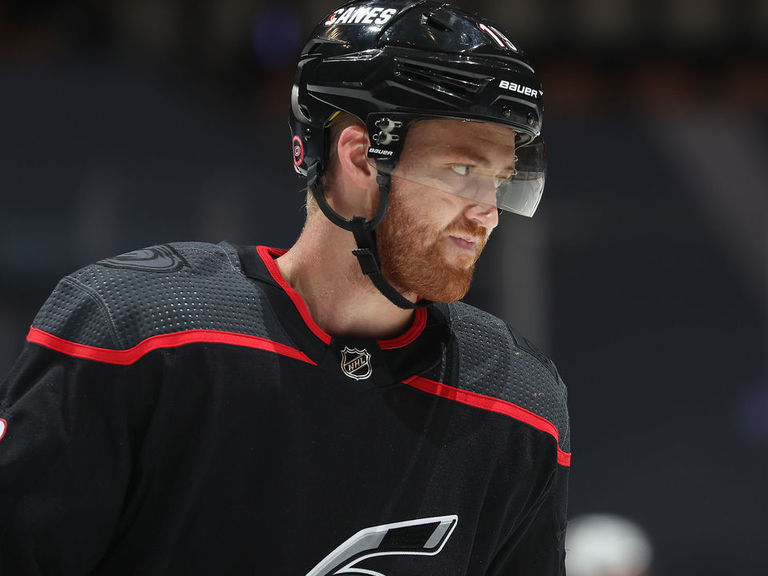 Devils sign Hamilton to 7-year, $63M deal | theScore.com