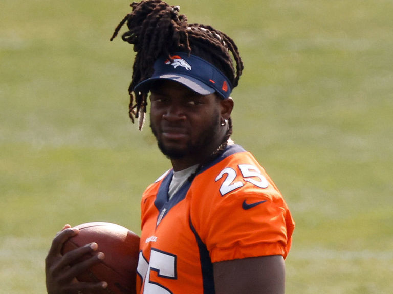 Melvin Gordon apologizes for DUI; preparing to face former team ...