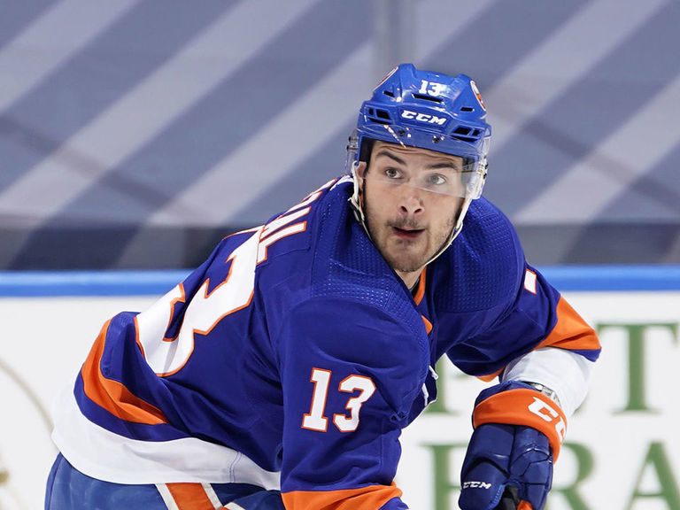 Barzal absent on Day 1 of training camp | theScore.com