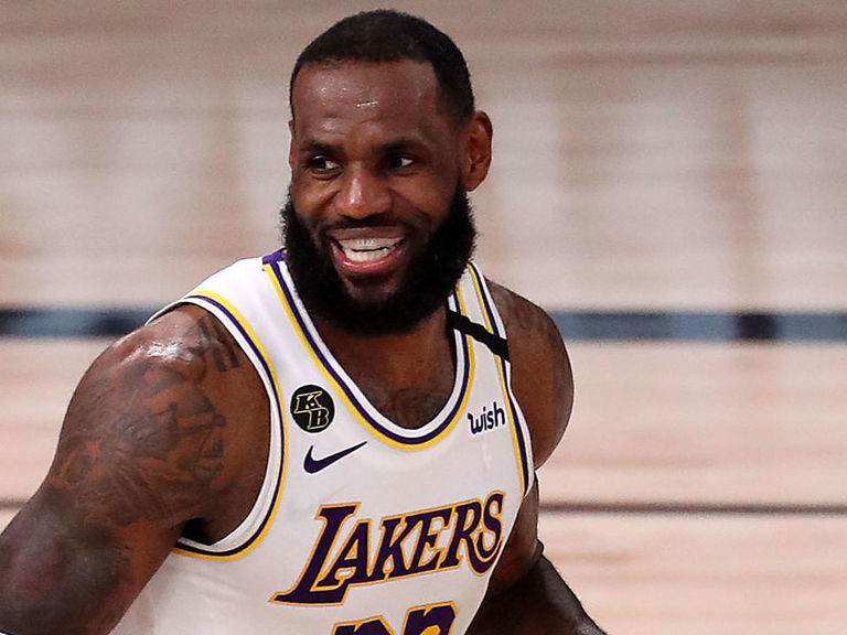 Video offers glimpse inside LeBron's NBA bubble suite | theScore.com