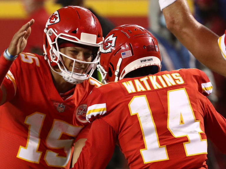 Chiefs ride explosive offense to victory in season opener | theScore.com
