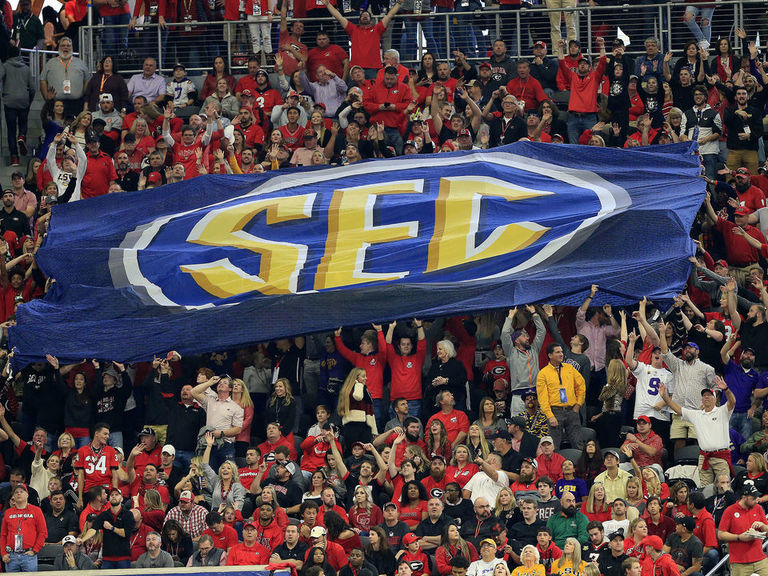 SEC football opens minus big crowds, tailgating, some stars | theScore.com