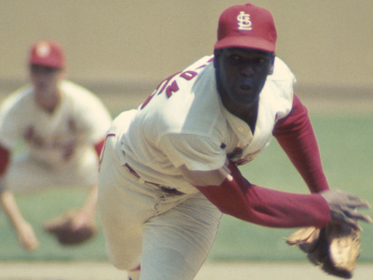 Hall of Fame pitcher, Cardinals icon Bob Gibson dies at 84 | theScore.com