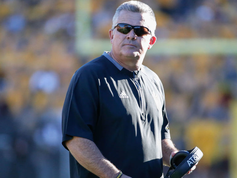 Hawaii coach Todd Graham has 17 championship rings stolen | theScore.com