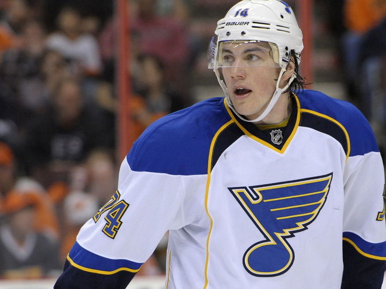 Blues' Oshie progressing in trying return from concussion | theScore.com