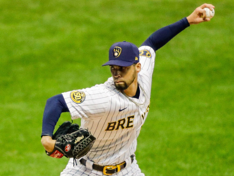 Angels, Alex Claudio agree to 1-year deal | theScore.com