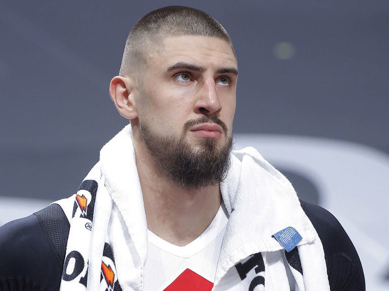Raptors waive Alex Len | theScore.com