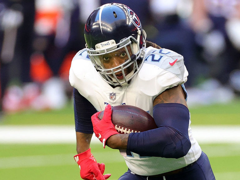 Titans' Henry wins Offensive Player of the Year award after historic ...