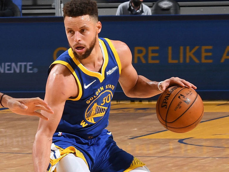 Curry leads Warriors past Knicks as fans return to MSG | theScore.com