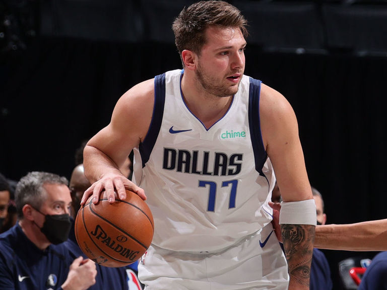 Doncic rookie card sells for record $4.6M | theScore.com