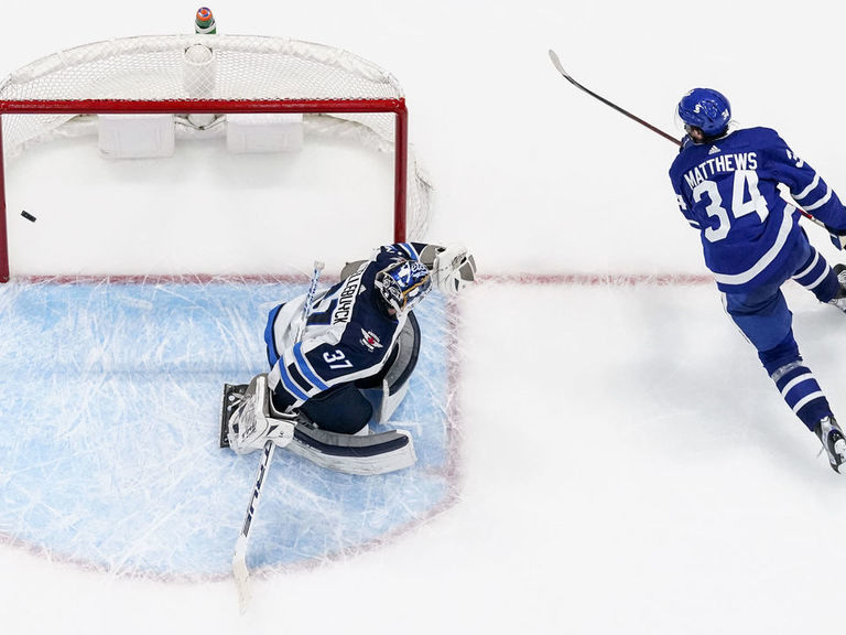Matthews lifts Maple Leafs past Jets in OT | theScore.com