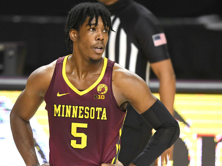 Report: Minnesota star Carr enters transfer portal | theScore.com
