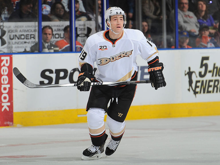 Report: Maple Leafs sign D Stephane Robidas to 3-year, $9M deal ...