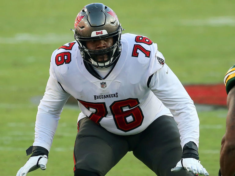 Report: Bucs, Donovan Smith agree to 2-year, $31.8M extension ...
