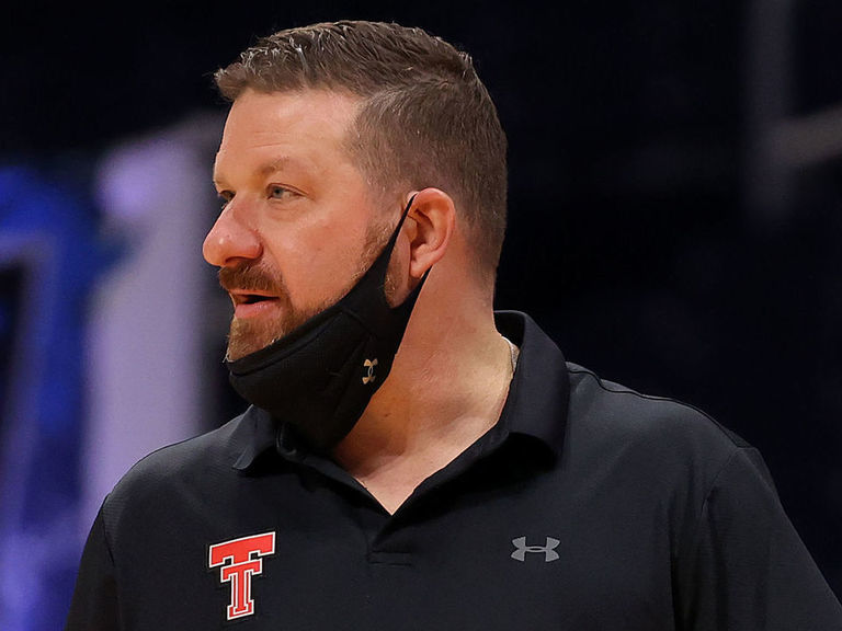 Texas hires ex-Texas Tech head coach Beard | theScore.com