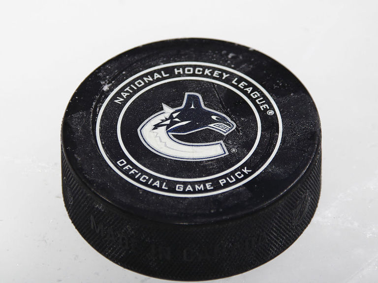 16 Canucks players on COVID-19 list, 21 reportedly affected | theScore.com
