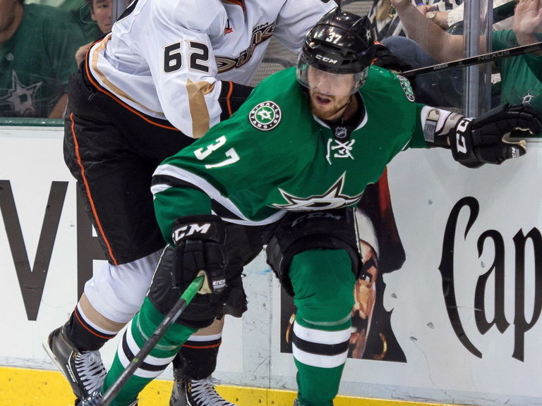 VIDEO: Ducks' Maroon scores using his rear end in Game 4 | theScore.com