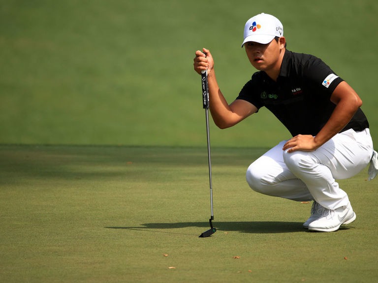 Watch: Si Woo Kim breaks putter while in contention at the Masters ...