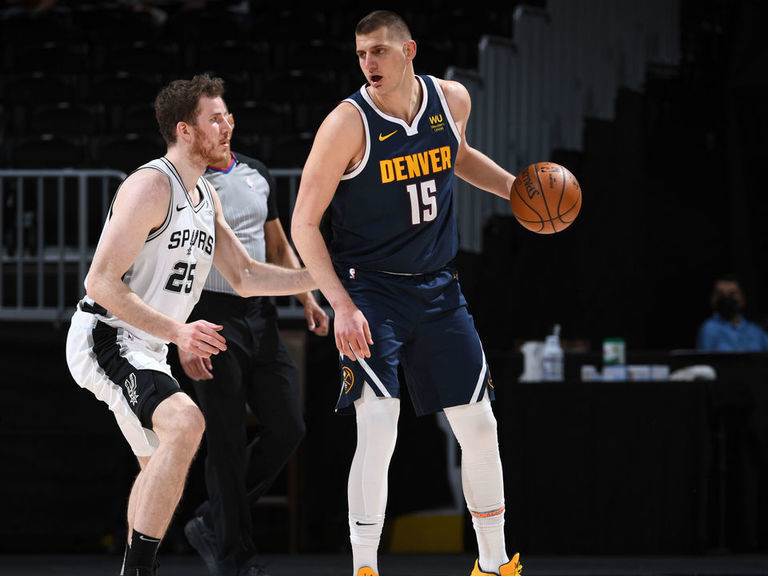 Jokic Leads Nuggets To 8th Straight Win By Beating Spurs