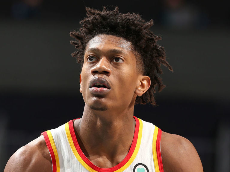 Hawks' Hunter done for postseason with meniscus tear | theScore.com